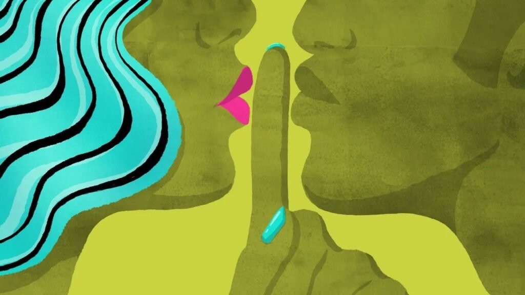 Lip Lock Challenge: లిప్ లాక్ ఛాలెంజ్.. నడిరోడ్డు పైనే విద్యార్థుల ...